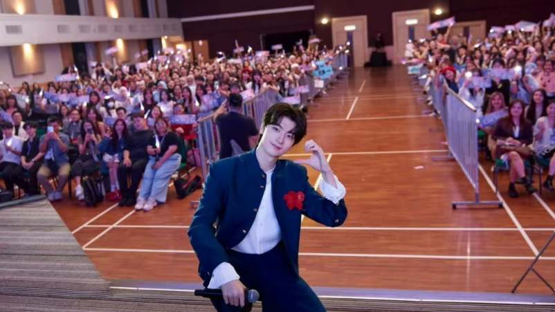 Aktor Tiongkok Lin Yi Sukses Gelar Fan Meeting di Malaysia